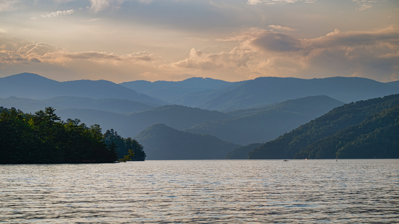Jocassee Lake Tours | Lake and Gorges Adventures in Salem, SC